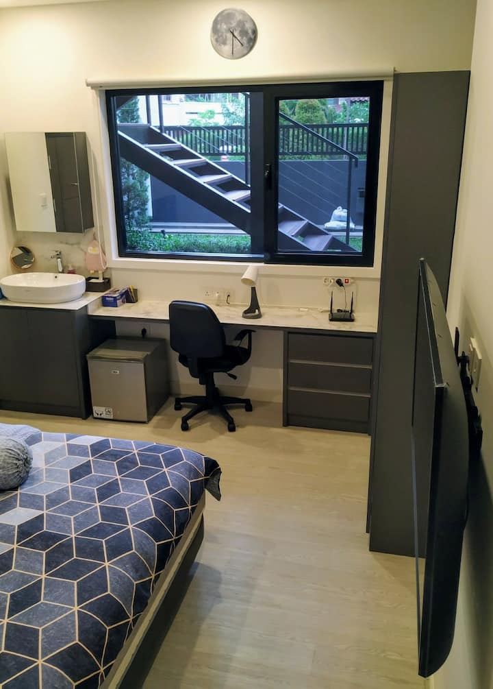 Modern Room In Pondok Indah (1 Bed & 1 Bath) - Jakarta