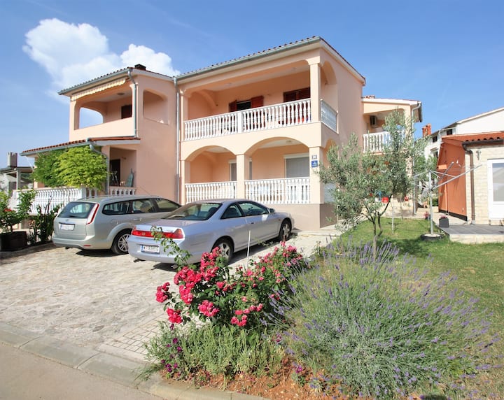 2 Bedroom Apt For (4+0) Guests - Fažana