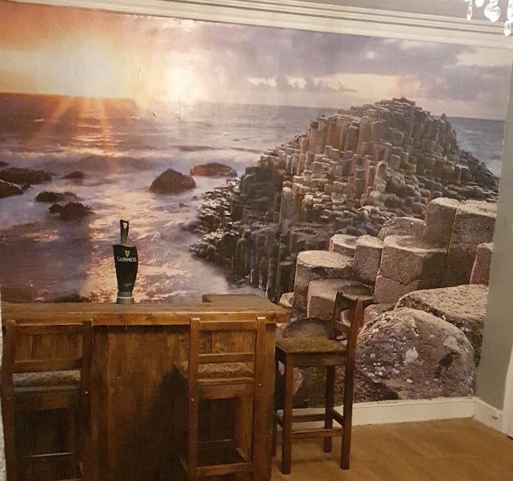 City Centre Town House With Jacuzi Tub & Play Park - Derry