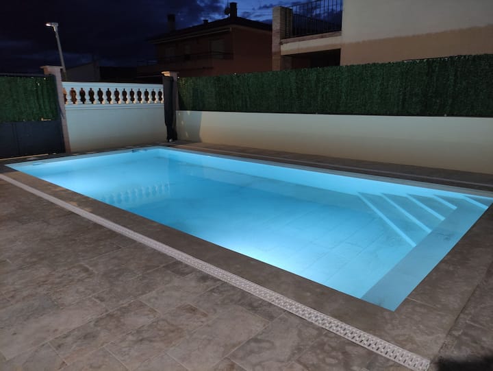 Casa Amb Piscina Exclusiva A Empordà - Banyoles