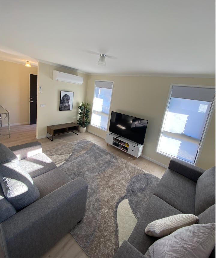 Fresh, Bright, Welcoming - A Home Away From Home! - Cambridge