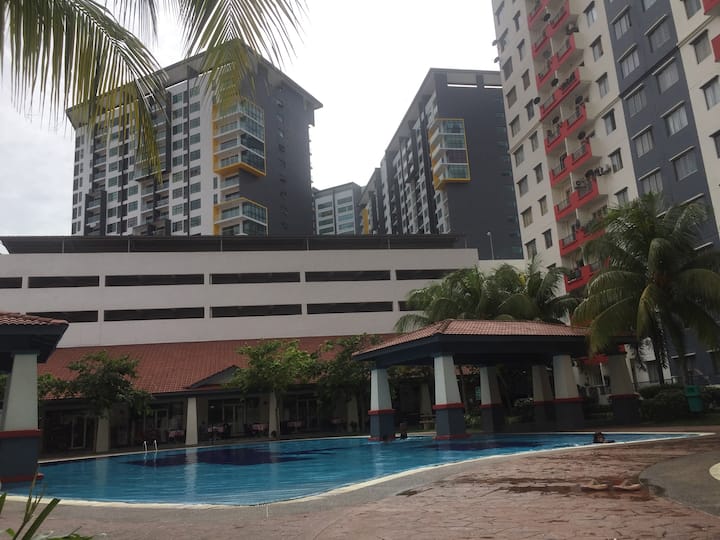 Laksamana Homestay - Seri Kembangan