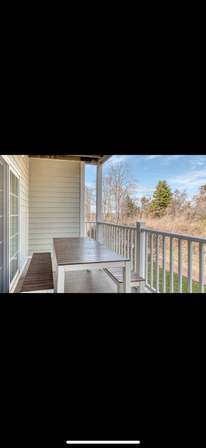 Beautifully Decorated Sound Front Resort Condo - Greenport, NY