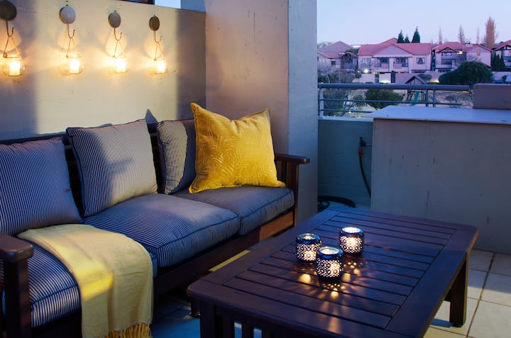 Designer Afropolitan Fourways Apartment - Randburg