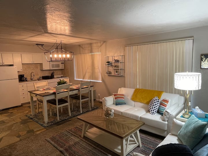 Large 1 Bedroom Private Condominium Salt Lake Area - West Valley City, UT