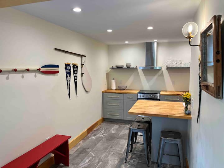 Peaceful 2br + Parking In Downtown Mystic - Mystic, CT