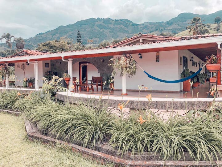 ¡Beautiful Vintage Villa! - Copacabana