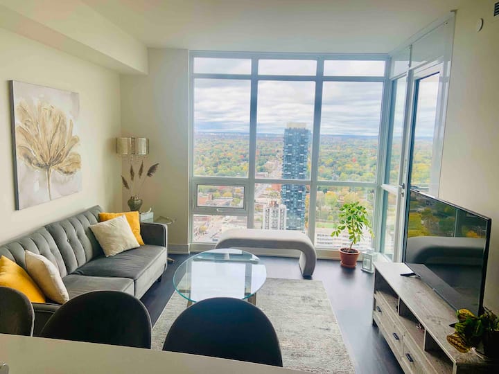 Luxurious Condo In Toronto - Toronto