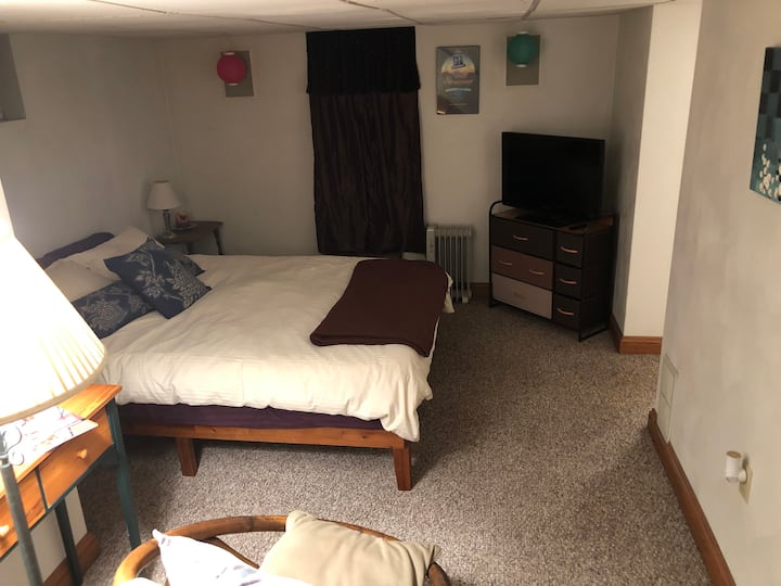 🌟Private Suite W/ Kitchenette Near Downtown!🌟 - Appleton, WI