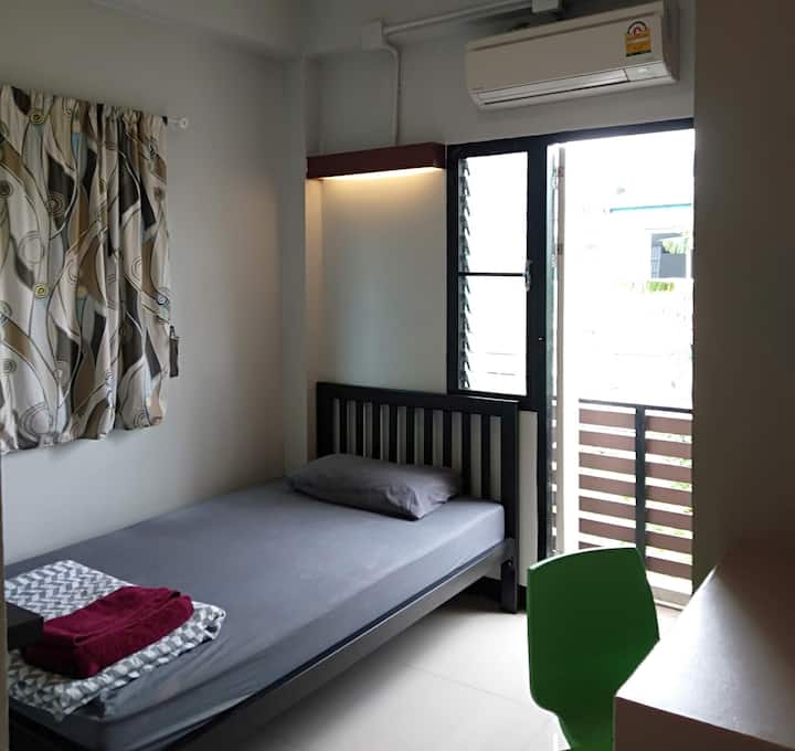 Old Town- Clean & Affordable 5 Mins To Siriraj - Bangkok