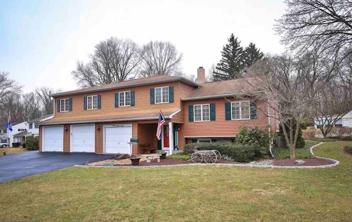 Cabin Villa - Warrington, PA