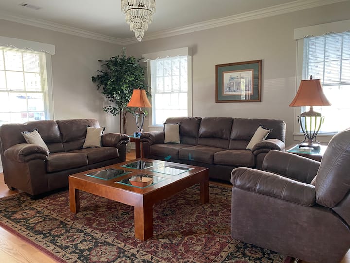 Walk To Oaklawn! Close To Everything! - Hot Springs, AR