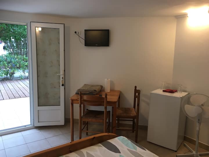 Chambre à 300 M De La Mer En Bord De Canal - Marseillan