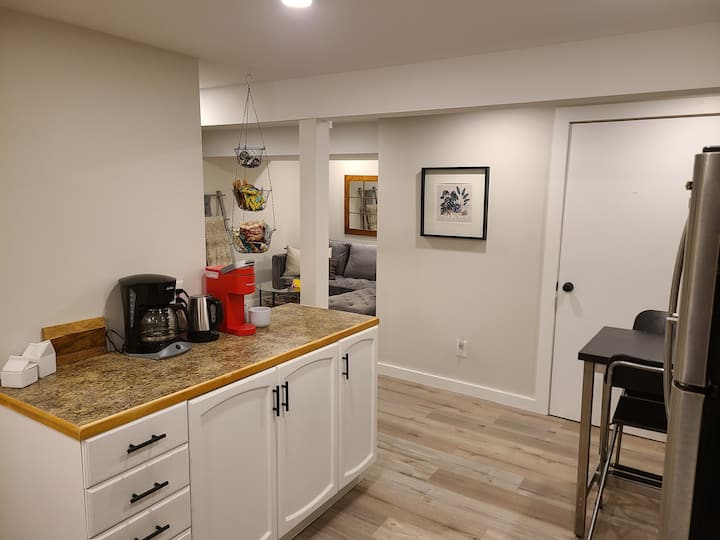 2 Bedroom In Ottawa - Steps From Montfort Hospital - Ottawa