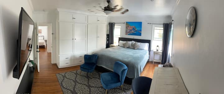 Private Master Bedroom/bathroom Steps2beach - Long Beach, CA