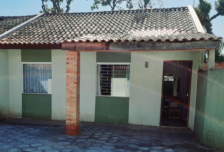 Casa Geminada Para Até Quatro Pessoas - Paranaguá