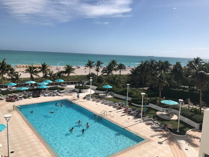 Ocean Front Direct Beach Access 2 Bedrooms - Miami Beach, FL