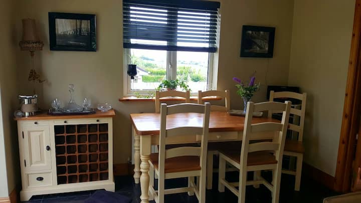 Beautiful Ensuite Bedroom In Coastal Country Home - Carrigaline