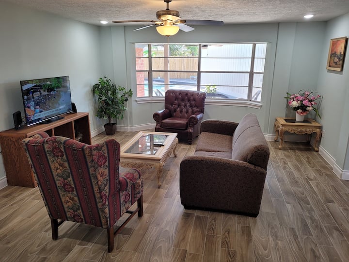 Private Pool / China Town / Southwest Houston - Stafford, TX