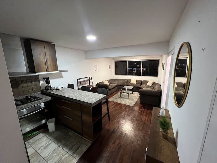 Amplio Departamento En El Centro De Miraflores - Lima