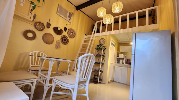 Welcome To The C's Unique Tiny Home! - Kawit