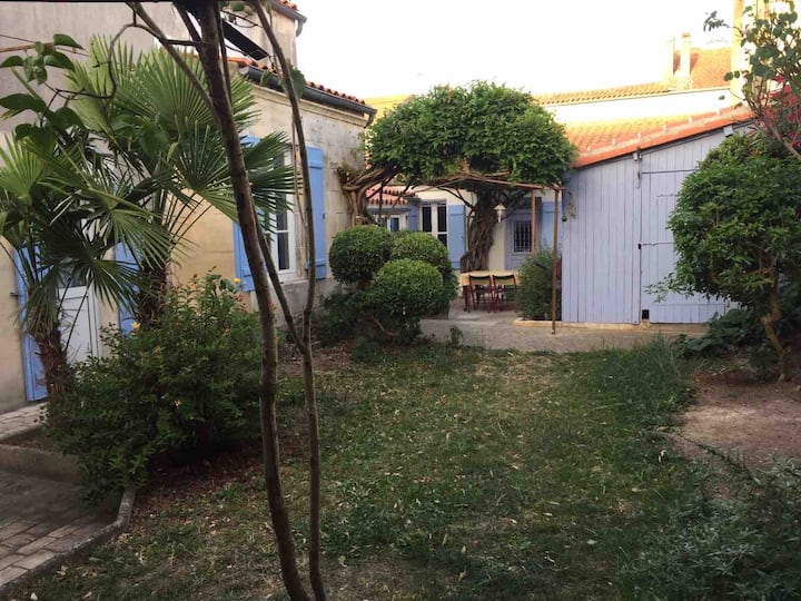 Maison De Ville Avec Jardin à Rochefort - Rochefort, France