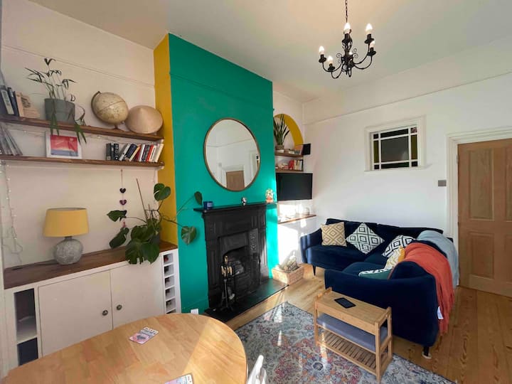 Cosy 2 Bed Flat + Sunny Garden - Kingston Beach