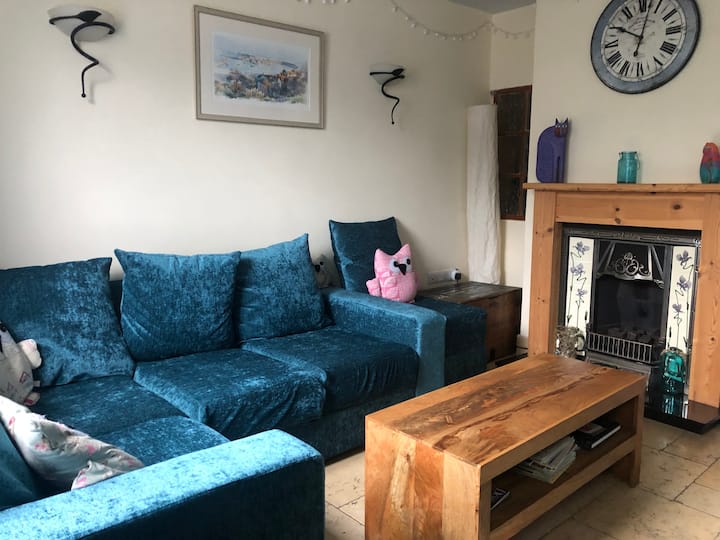 Colourful Cottage Sleeps 6-7 - Swanage
