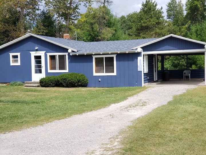 Beachside Cottages B - Oscoda, Michigan - Oscoda, MI