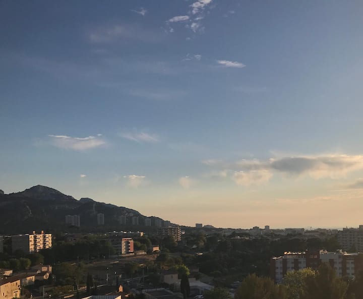 Le Voilier Dans La Colline St-jo - Marseille
