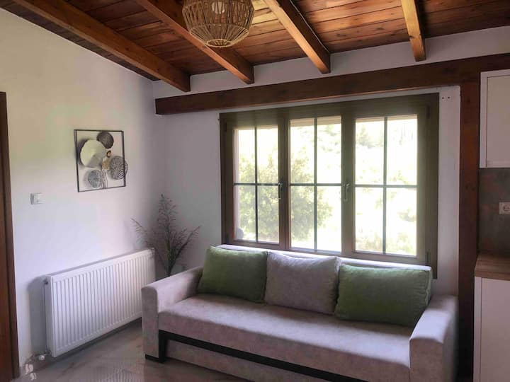 Cozy Studio, Yard & Peaceful Location - Himarë
