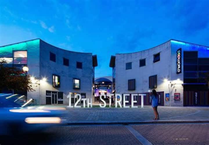 Lovely 1 Bedroom Flat In The Heart Of Cmk - Milton Keynes