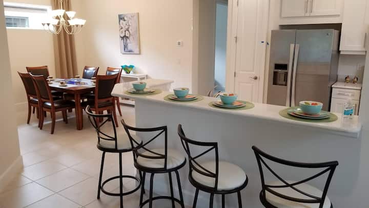 Stunning Beach House 1.5 Miles From Nokomis Beach - Venice, FL