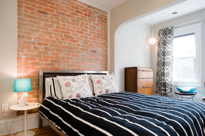 Easy Living In Boulder's Premier Location - Boulder, CO