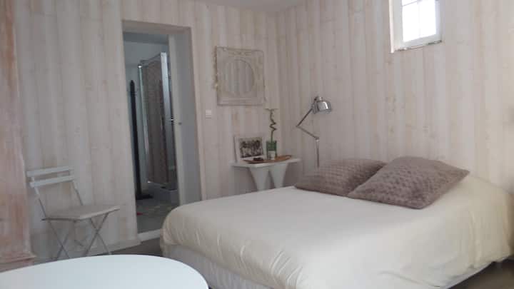 Chambre-studio Indépendant. Piscine-luberon. - Gordes