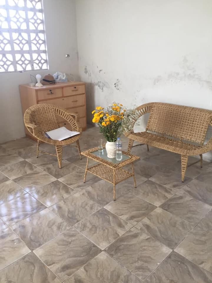 Casa Entre La Punta Y La Católica, Cochera Amplia. - Camaná