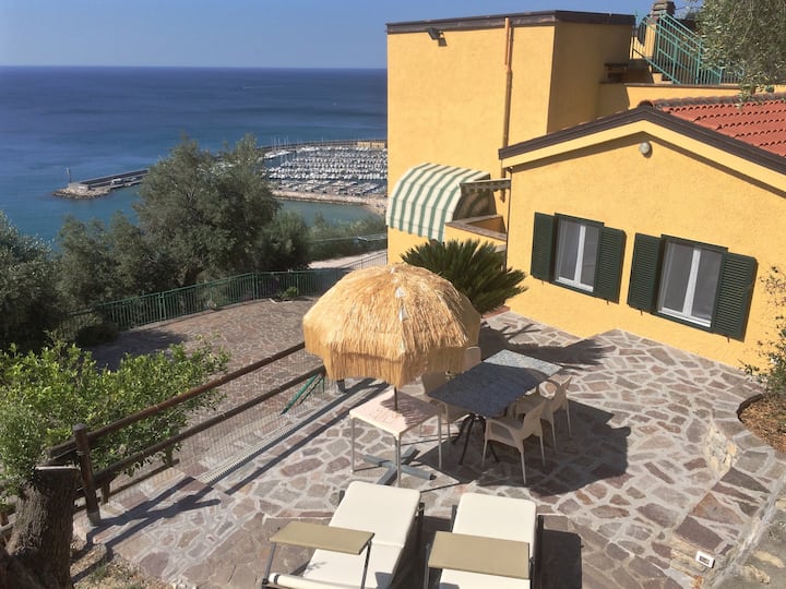 In Un Uliveto Sul Mare E Con Piscina Privata - Noli