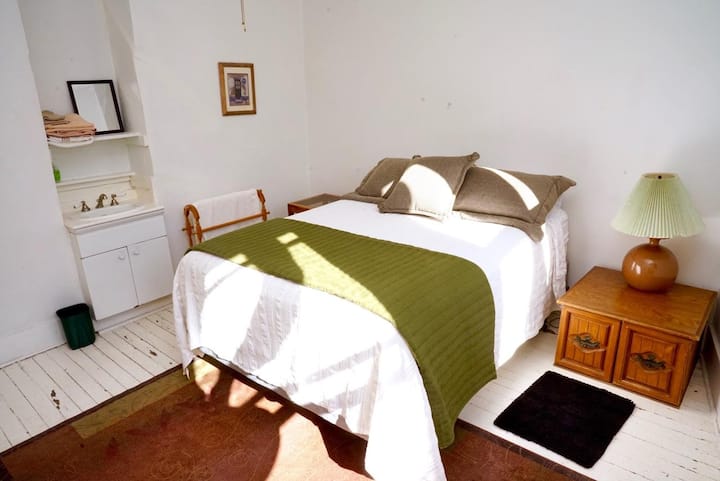 Silver King Hotel-room 2 - Bisbee, AZ