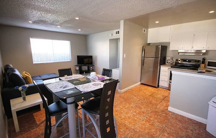 The Ideal 2 Bedroom Apartment Near Vegas Strip (2) - Las Vegas Aquariums, Las Vegas