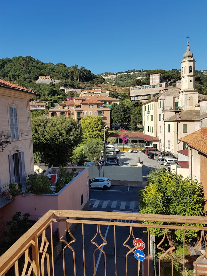 Alloggio A Un  Passo Dal Borgo  Due Passi Dal Mare - Finale Ligure