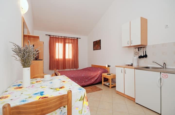Apartman Lučić-studio - 2min Walk From The Beach - Dugi otok