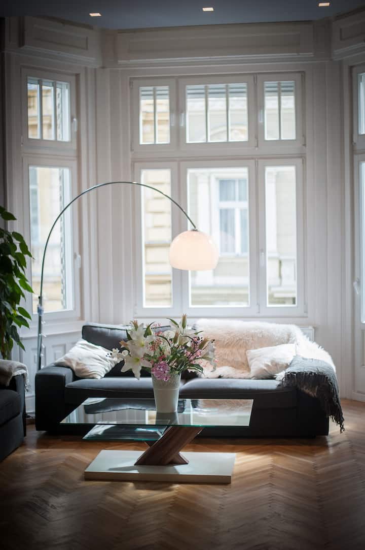 Charming And Amazing Apartment!!! - Budapest