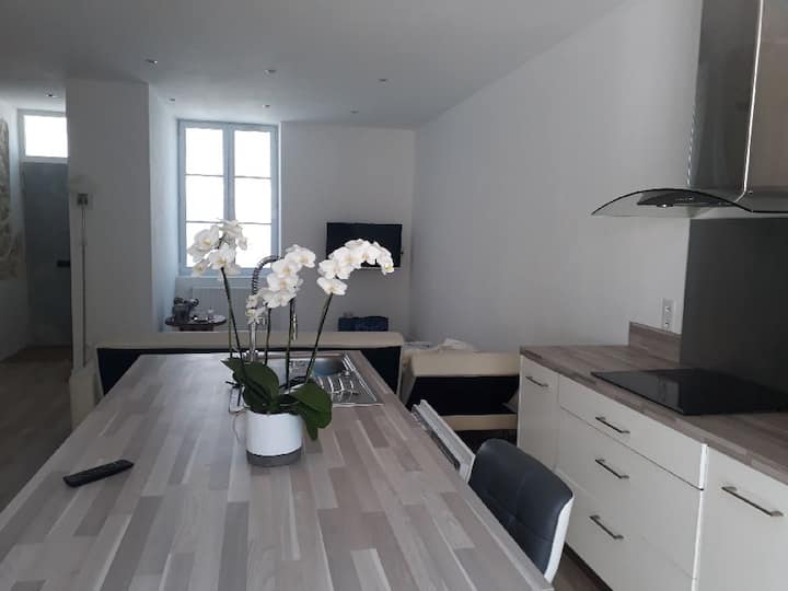 Maison 2 Chambres à 10 Minutes Du Centre Ville - La Rochelle