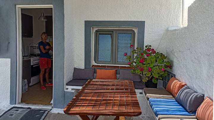 Little Farm House  At The Rivari Estate (Sleeps 6) - Milos
