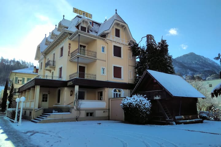 Attic@delapaix Doppelzimmer/ensuite - Interlaken