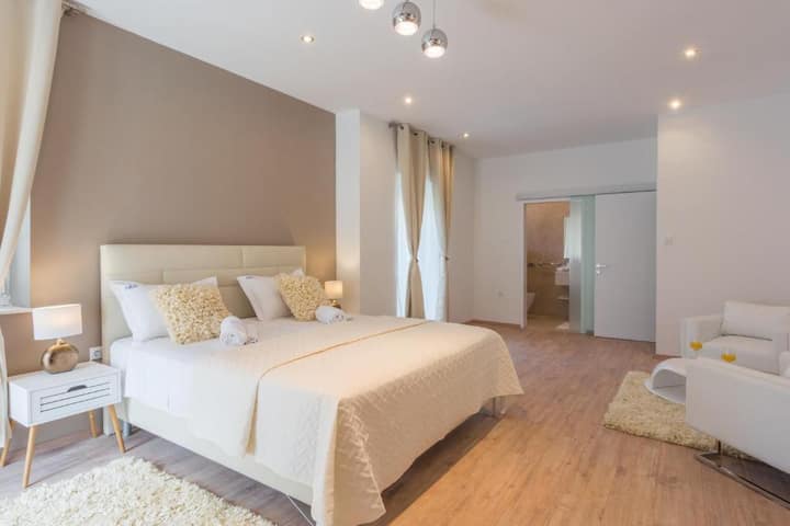 Rooms Sea & Sun With Private Parking - Zadar