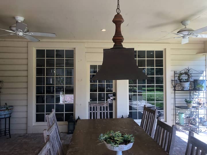 Charming & Private Guest House - Beaumont, TX