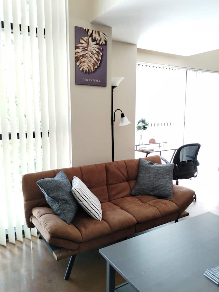 Cozy Condo In The Heart Of Charlotte. Free Parking - South End - Charlotte