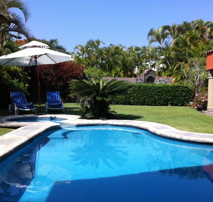 Beautiful House In Cuernavaca W/pool And Jacuzzi - Cuernavaca