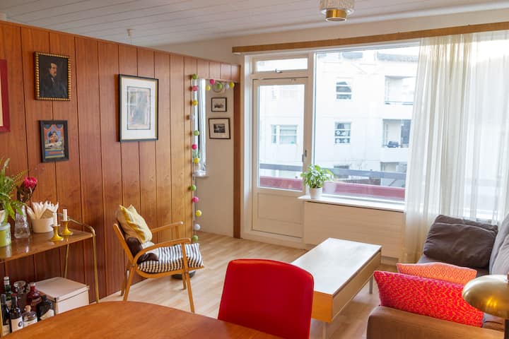 Bright And Warm Apartment Close To City Center - Reykjavík